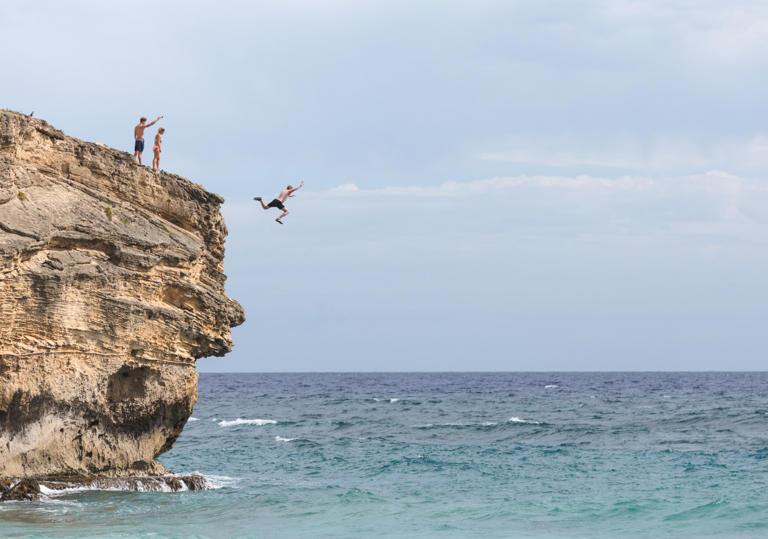 Man Dies Jumping Off 50-Foot Cliff in Hawaii (Video)