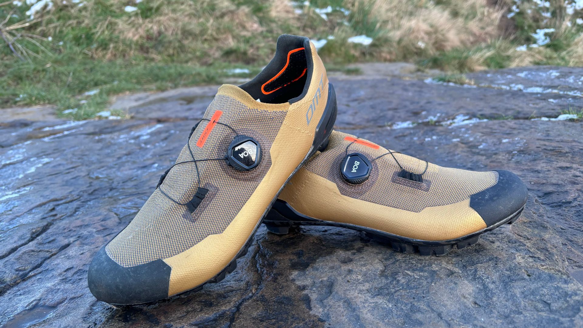 DMT KM30 gravel cycling shoe review: knitted gravel shoes with a ...