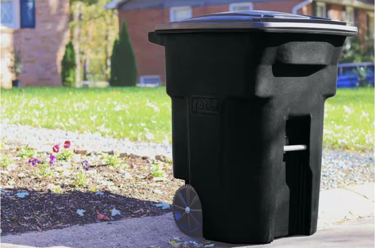 The Right Trash Can Sizes for Every Room of Your Home