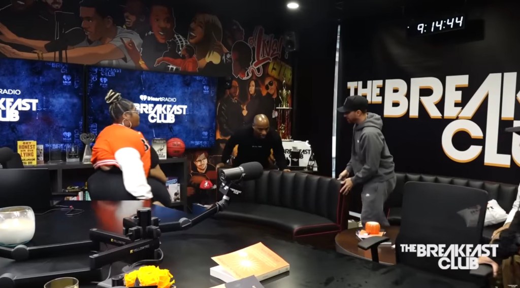 500-pound rapper suing Lyft over ride denial asks for couch over chair ...