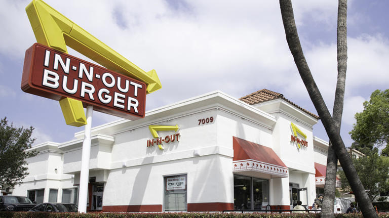 Here's What You Can Still Order From In-N-Out's Original 1948 Menu