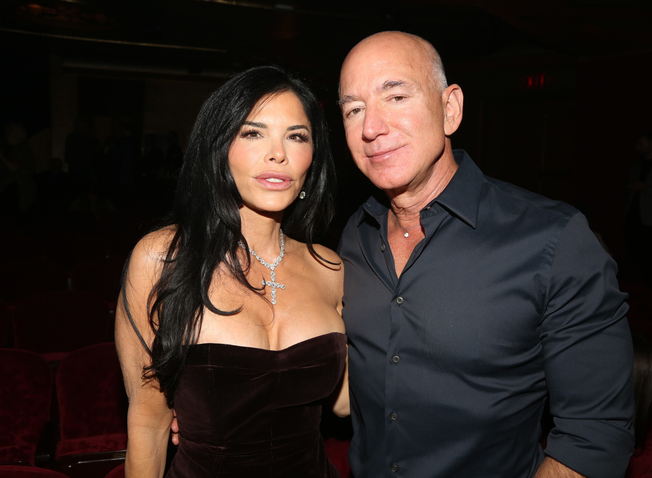 Jeff Bezos' Fiancée Lauren Sánchez Alludes to Life 'Turbulence' in 2025
