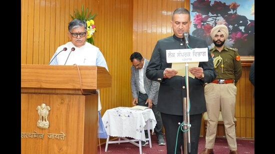 Sandhu, Gupta take oath as state info commissioners