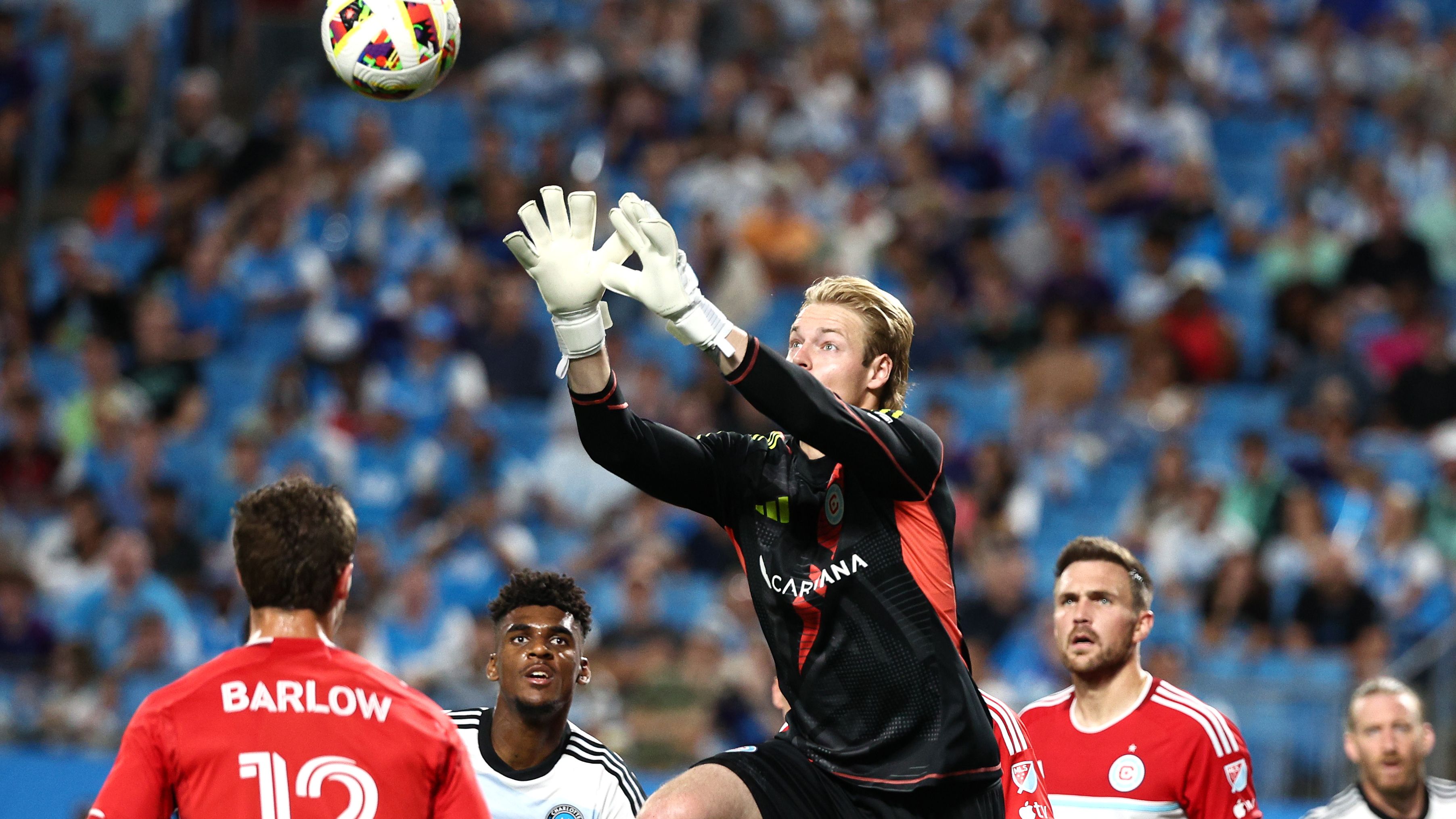 ‘He's just in the zone’ - Chicago Fire pay tribute to iconic Dikembe ...