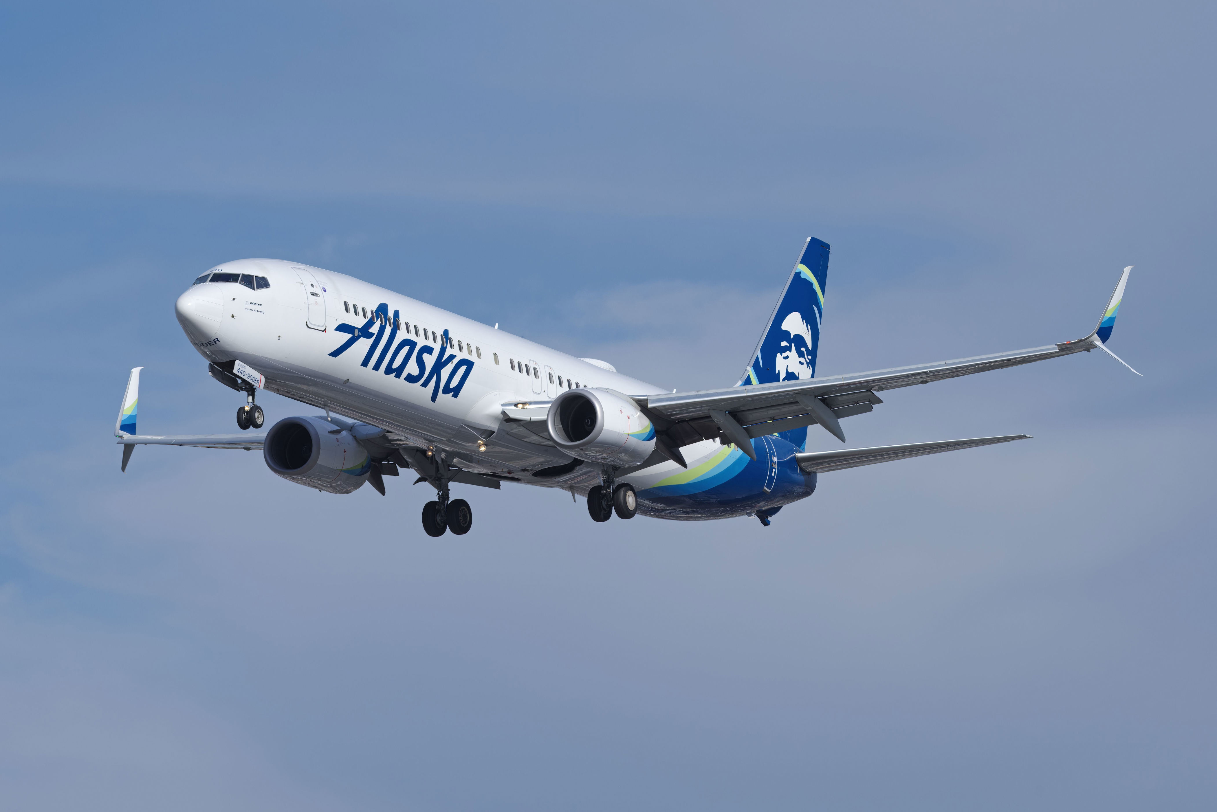 Boeing Notifies Alaska Airlines Of 737 MAX & 787-9 Delivery Delays