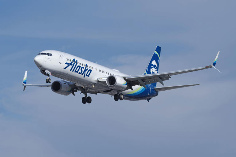 Boeing Notifies Alaska Airlines Of 737 MAX & 787-9 Delivery Delays