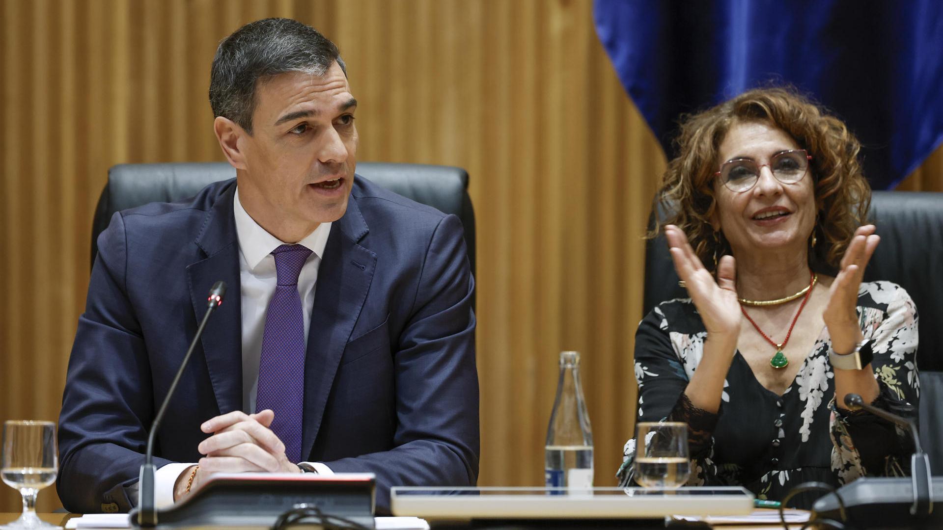 La decisión de obligar a tributar por el salario mínimo queda en manos ...