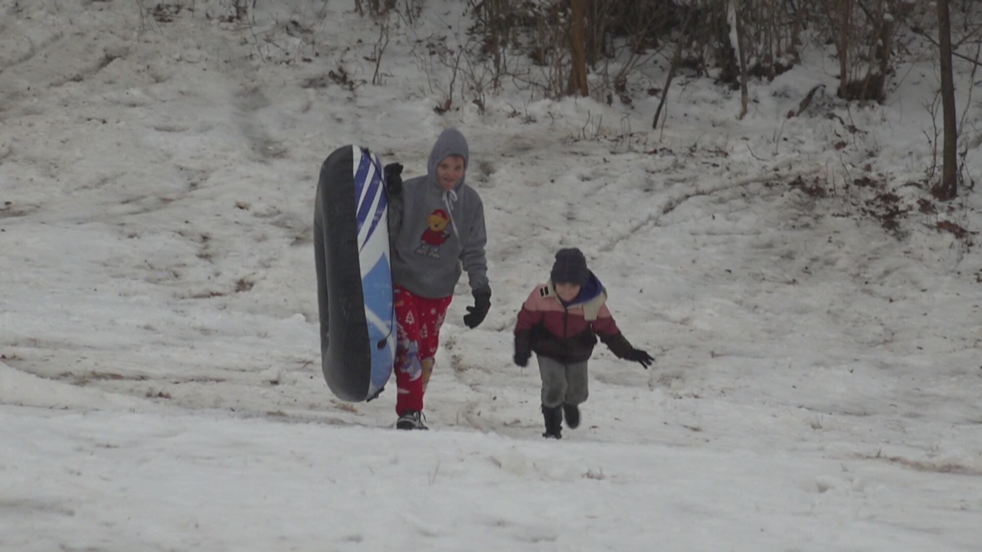 Roanoke residents enjoy time in the snow