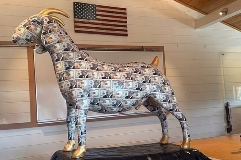 'Hideous' goat figure at Mar-a-Lago made from $100 bills showing Trump ...