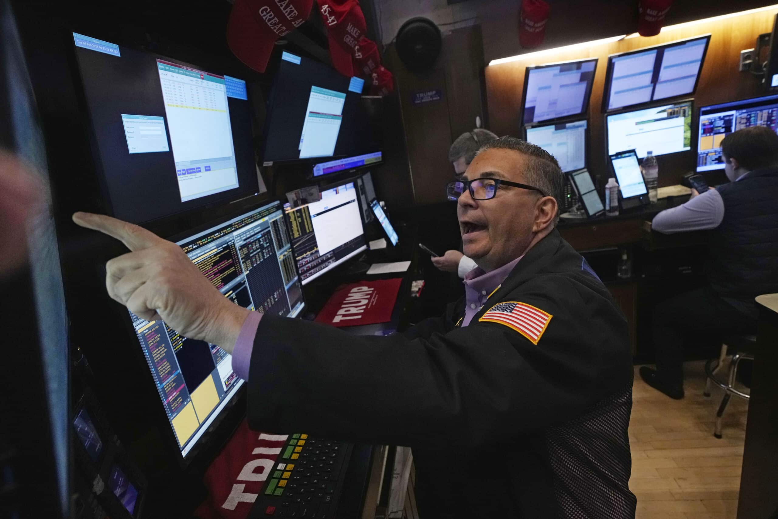 World stocks sink, gold hits high on escalating trade war fears