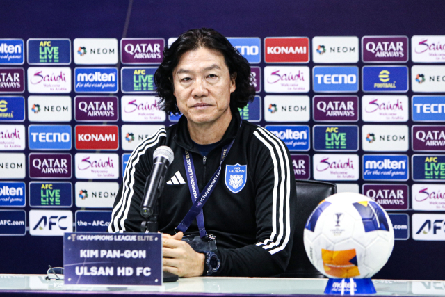 ACLE '11위', 하지만 16강 포기하지 않았다...울산 김판곤 감독 "우리는 K리그1 챔피언, 좋은 결과 기대한다"