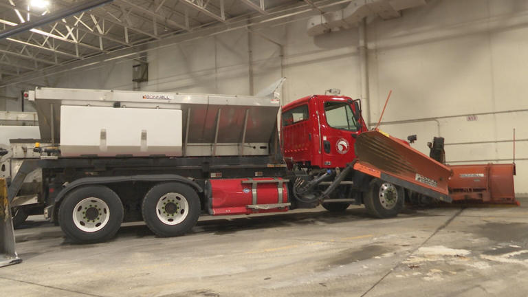 Road crews prepare for Quad Cities area’s first heavy snowfall