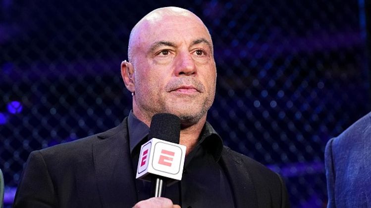 UFC Commentator Joe Rogan Picks the Greatest Heavyweight Fighter of All ...
