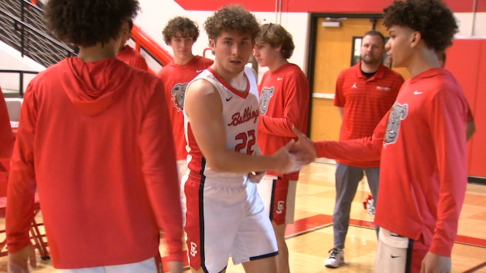 Carl Junction boys basketball edges out Hillcrest in 62-61 homecoming win