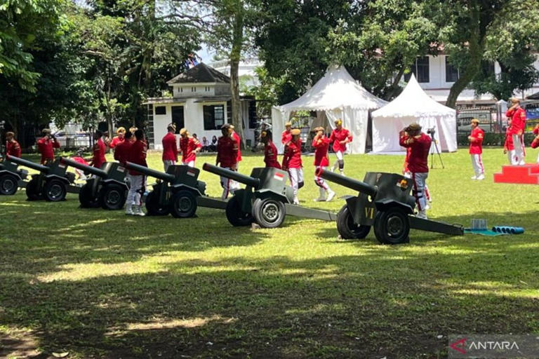 Kedatangan Presiden Turki Erdogan di Istana Bogor Disambut Dentuman Meriam Kedatangan Presiden Turki Erdogan di Istana Bogor Disambut Dentuman Meriam