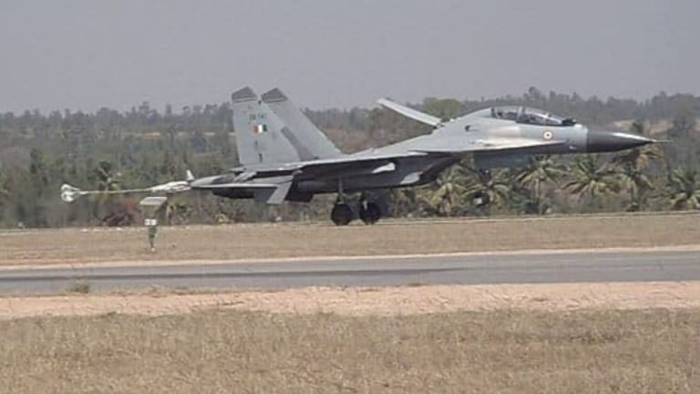 DRDO Transfers Su-30 Brake Parachute Technology to Ordnance Equipment ...
