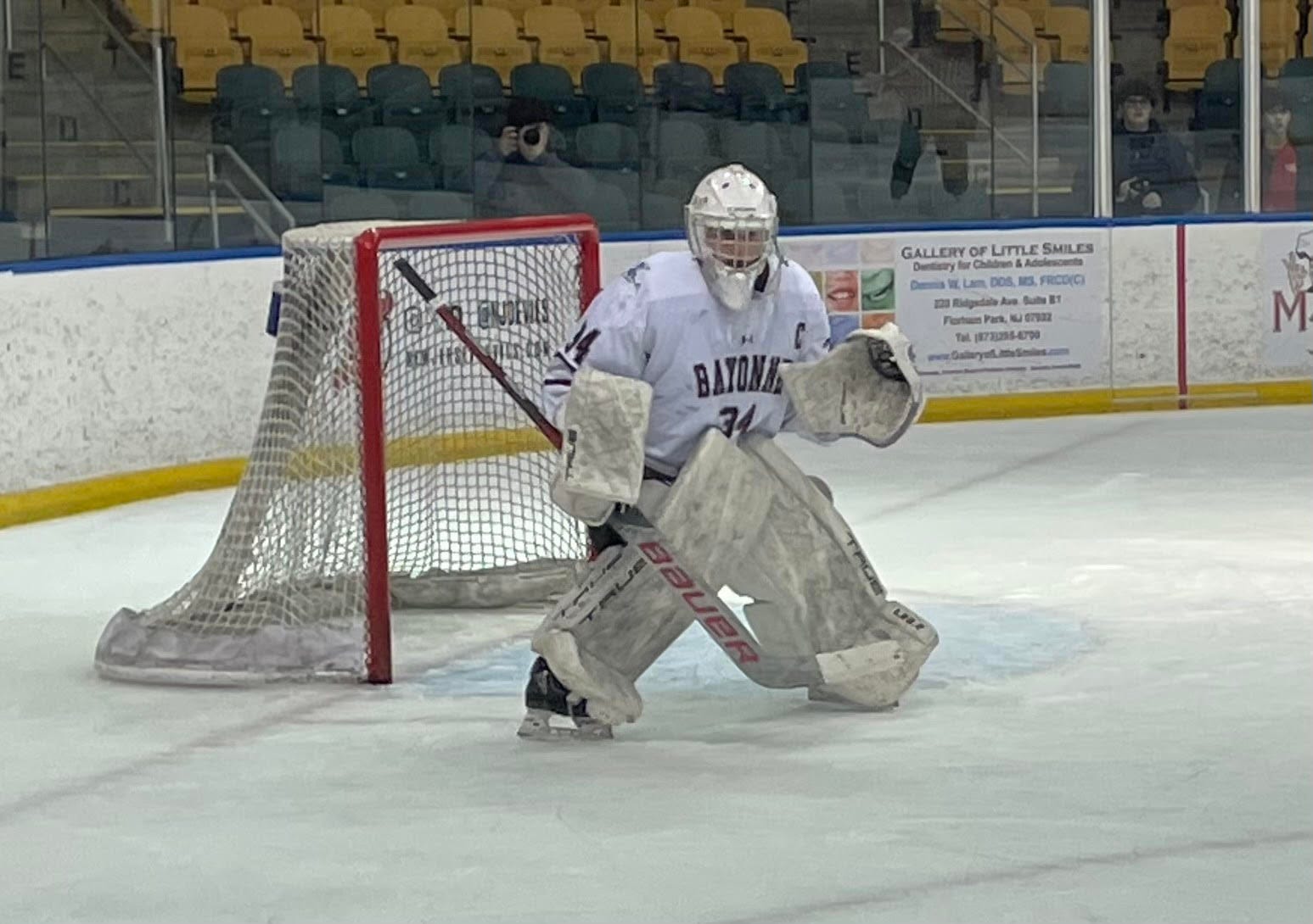 Girl playing boys hockey, Sydney Fogu breaks New Jersey state record with 3,000 saves