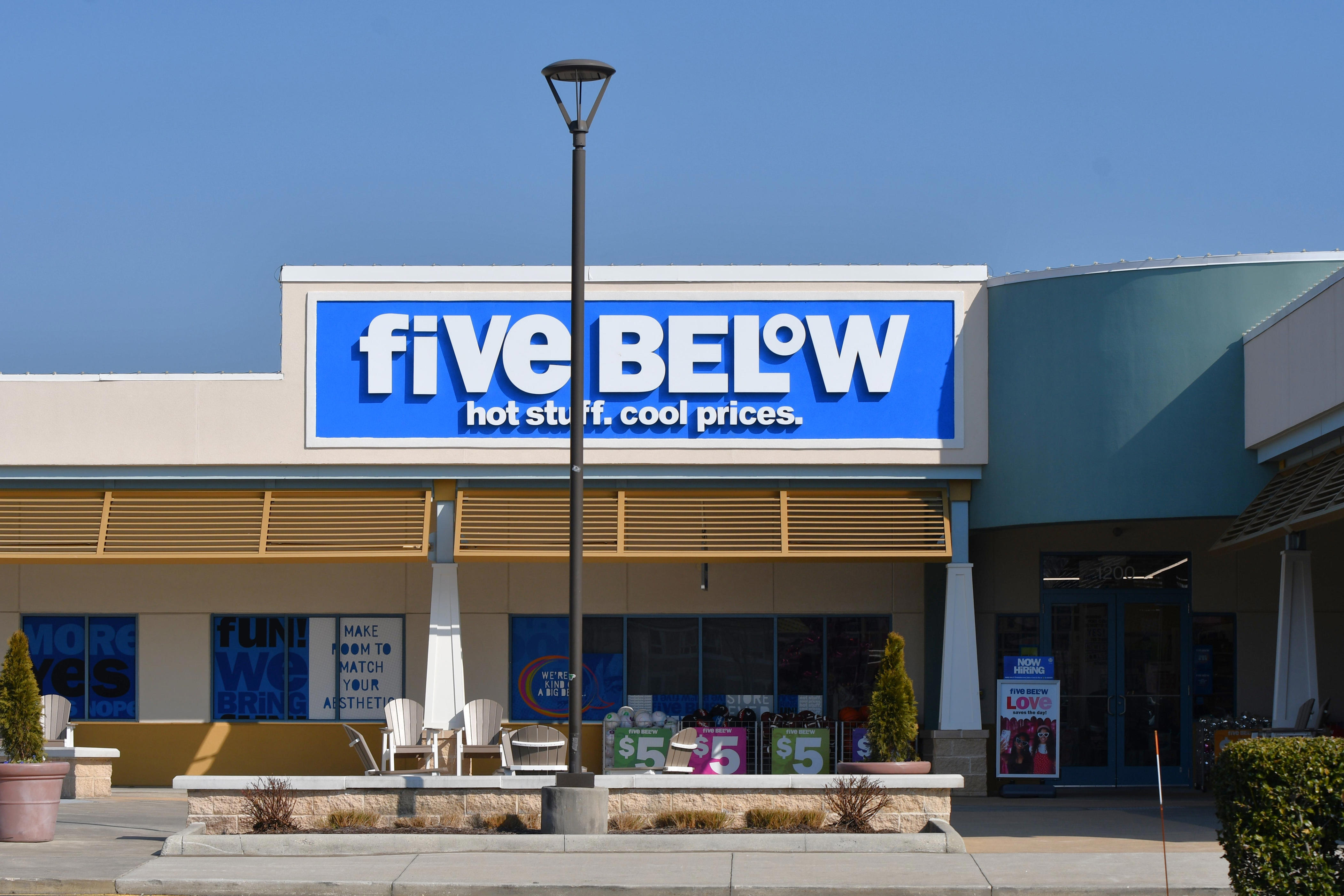 Five Below is expanding; how many Five Below stores are in Delaware?