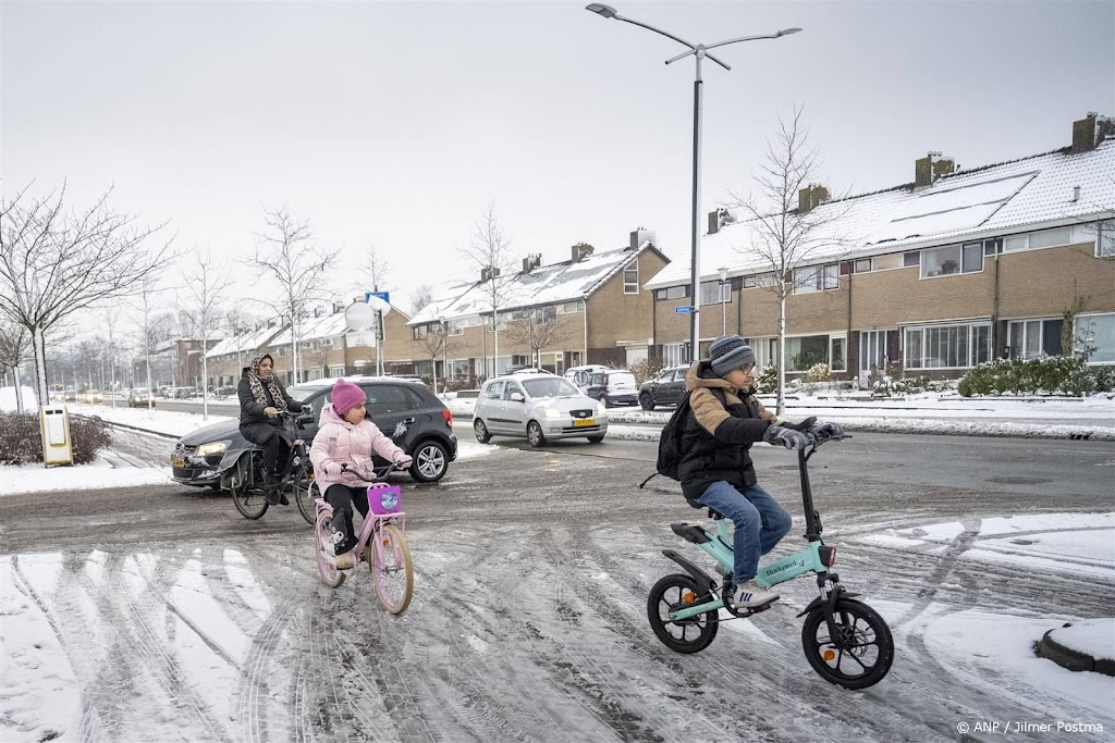 Verkeershinder in Noorden door sneeuw, ook donderdag code geel