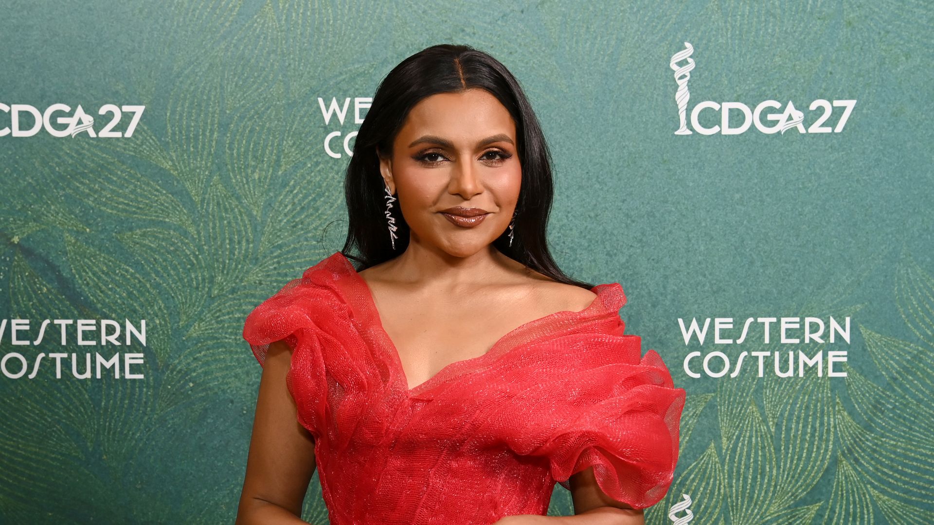 Mindy Kaling displays staggering weight loss transformation in stunning ...