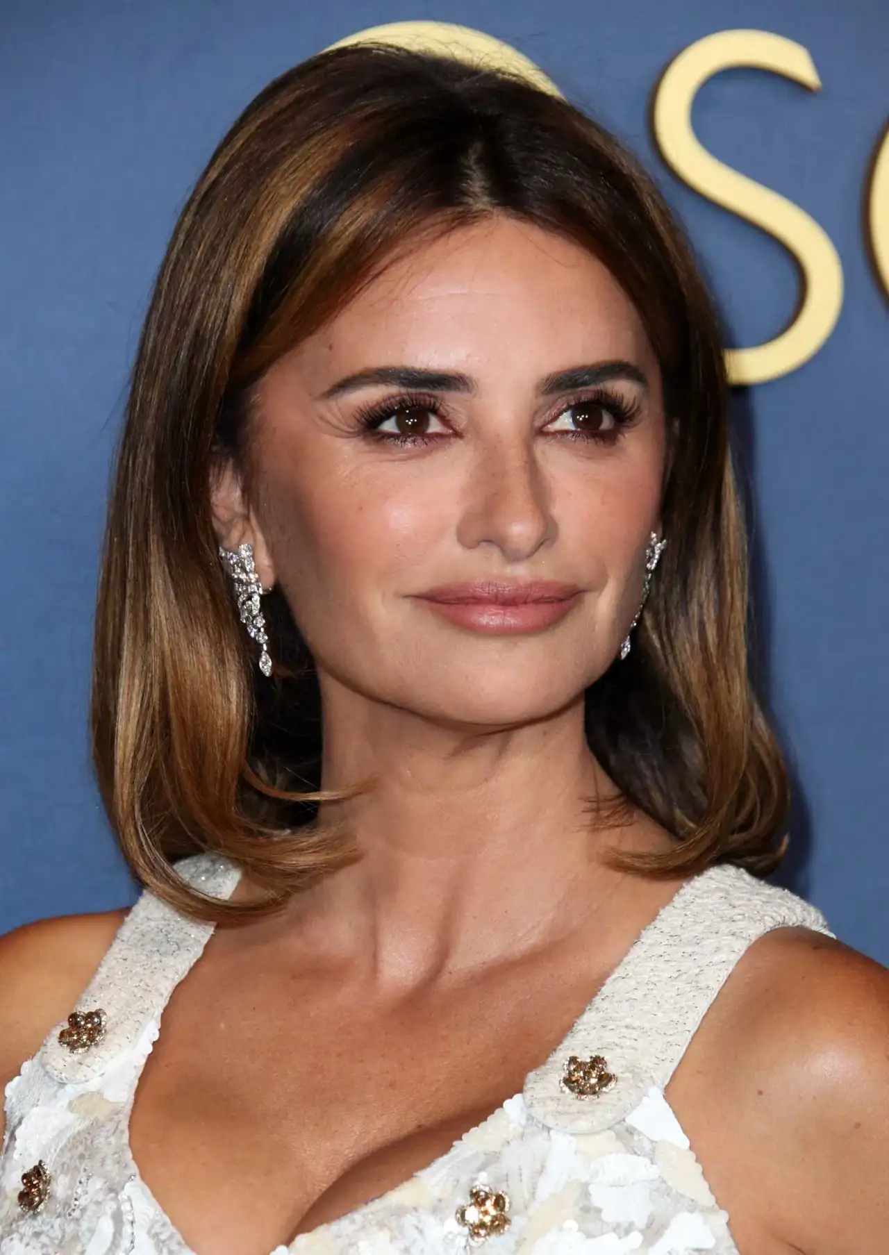 El corte de pelo lob es perfecto para camuflar canas: estiloso, juvenil ...