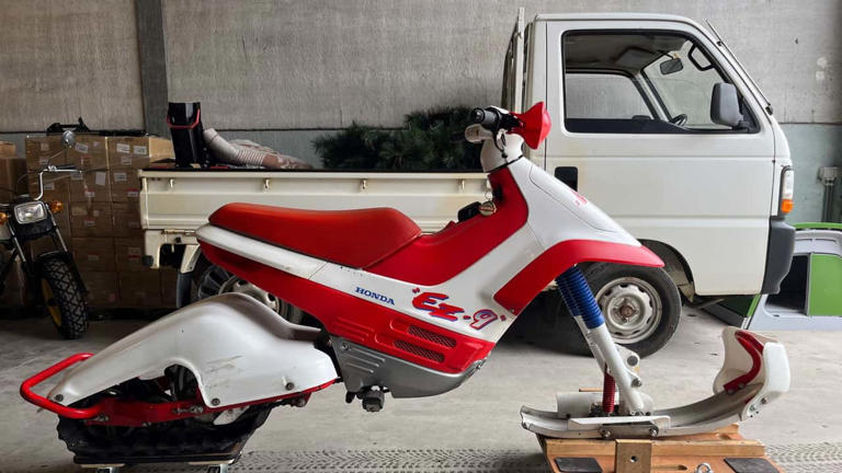 This Honda Snow Bike Is a Super Rare Super Cub, and It Can Now Be Yours