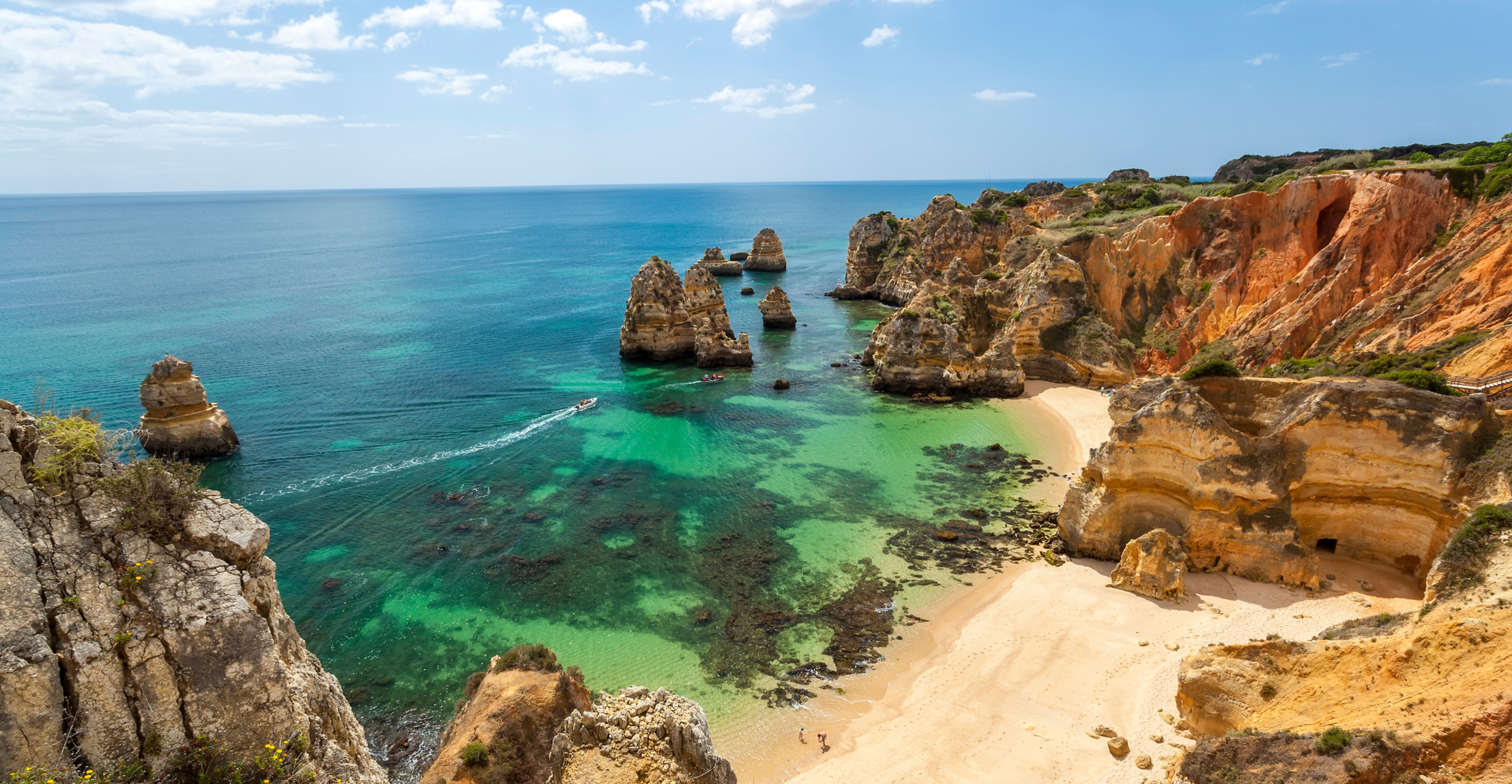 30 countries known for their amazing weather