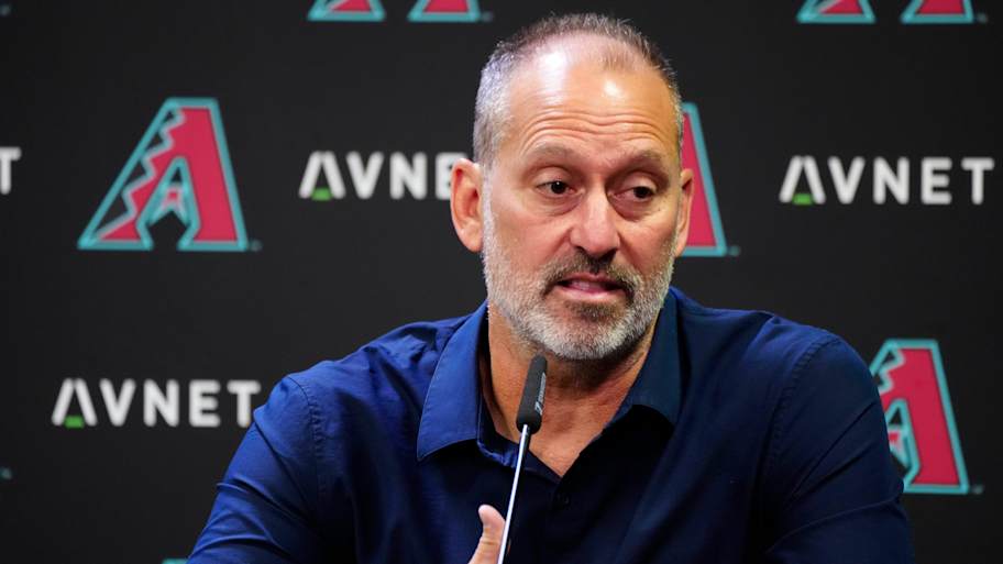 D-backs Manager Talks Expectations and More Ahead of Spring Training