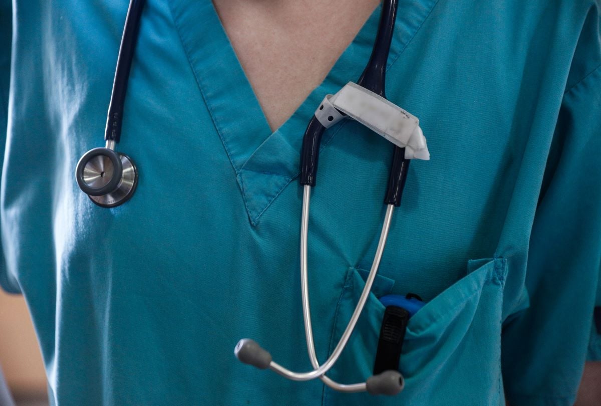 Αυξάνεται η αμοιβή των γιατρών για τις ιατρικές επισκέψεις μέσω ΕΟΠΥΥ ...
