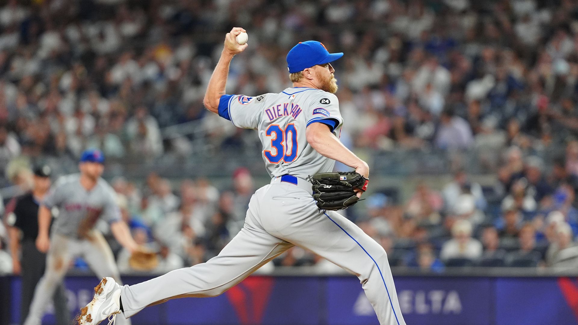 Braves News: Atlanta signs Jake Diekman, expanded broadcast, and more