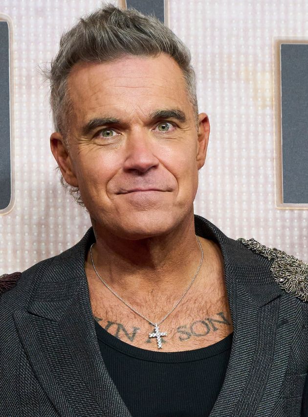 Robbie Williams Once Dated Selma Blair, And It Didn't Exactly End On A ...
