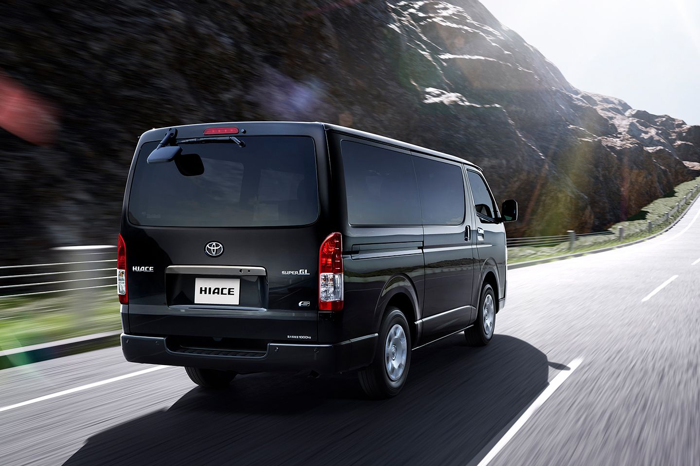 Penggemar Merapat, Toyota Hiace Trepes Dapat Varian Spesial Baru