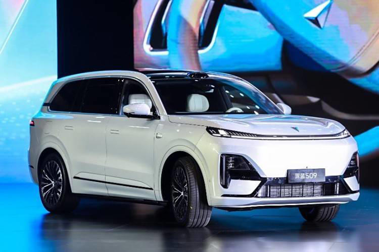 国产全尺寸SUV大战一触即发，腾势N9、深蓝S09等谁将领跑新能源市场？