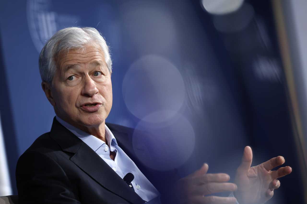 JPMorgan Chase Begins Layoffs, With More Planned, After Record Profits