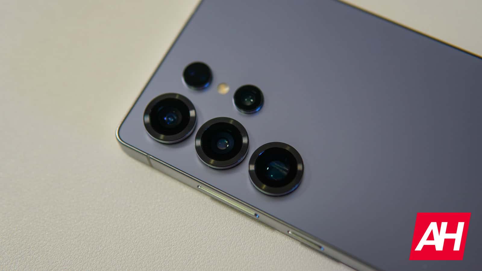 Samsung Won't Bring Big Camera Upgrades Until Galaxy S28 Series