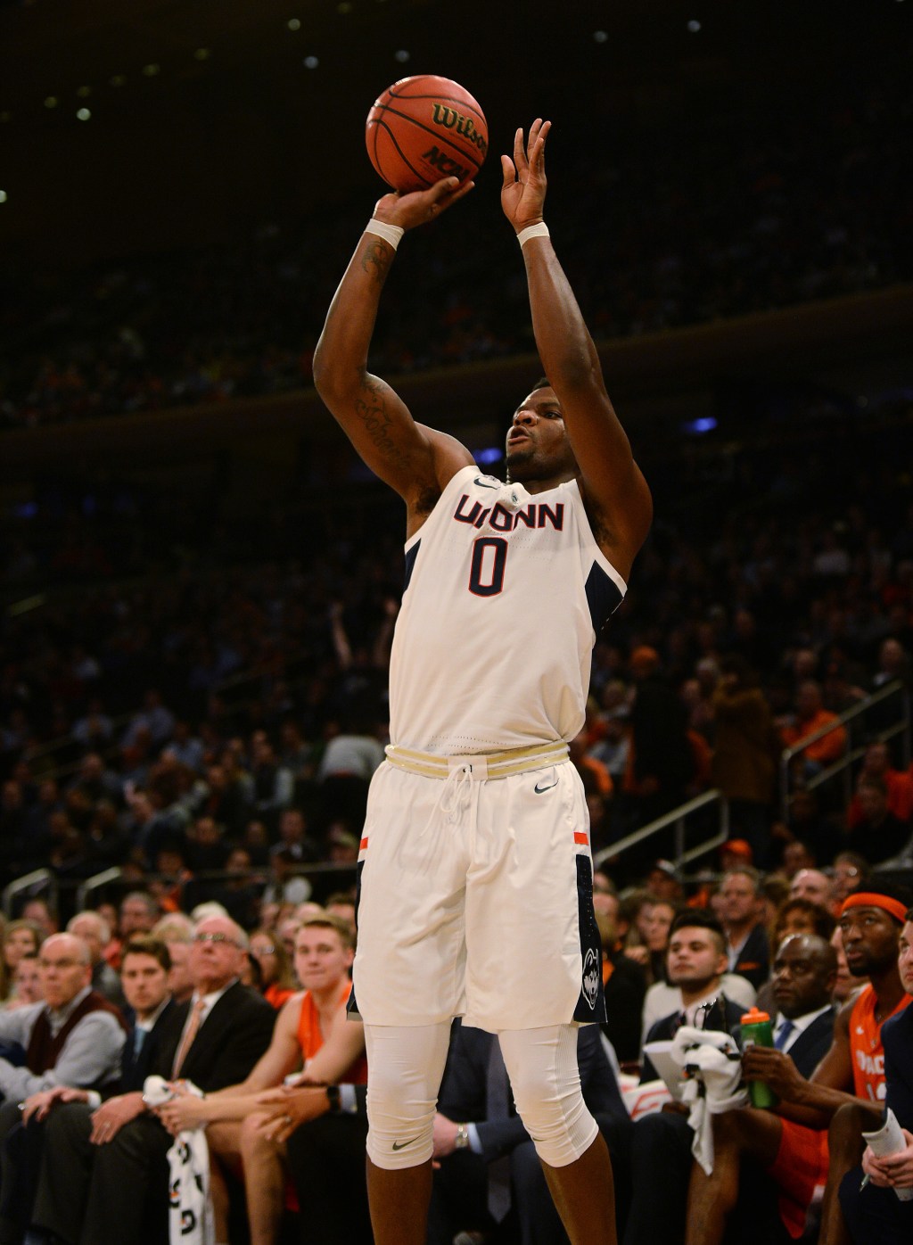 Former UConn basketball player Eric Cobb charged with murdering mother