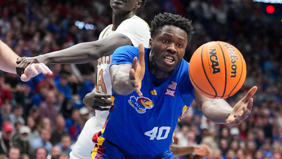 Key Stat Shows Just How Dominant Flory Bidunga Has Been for Kansas