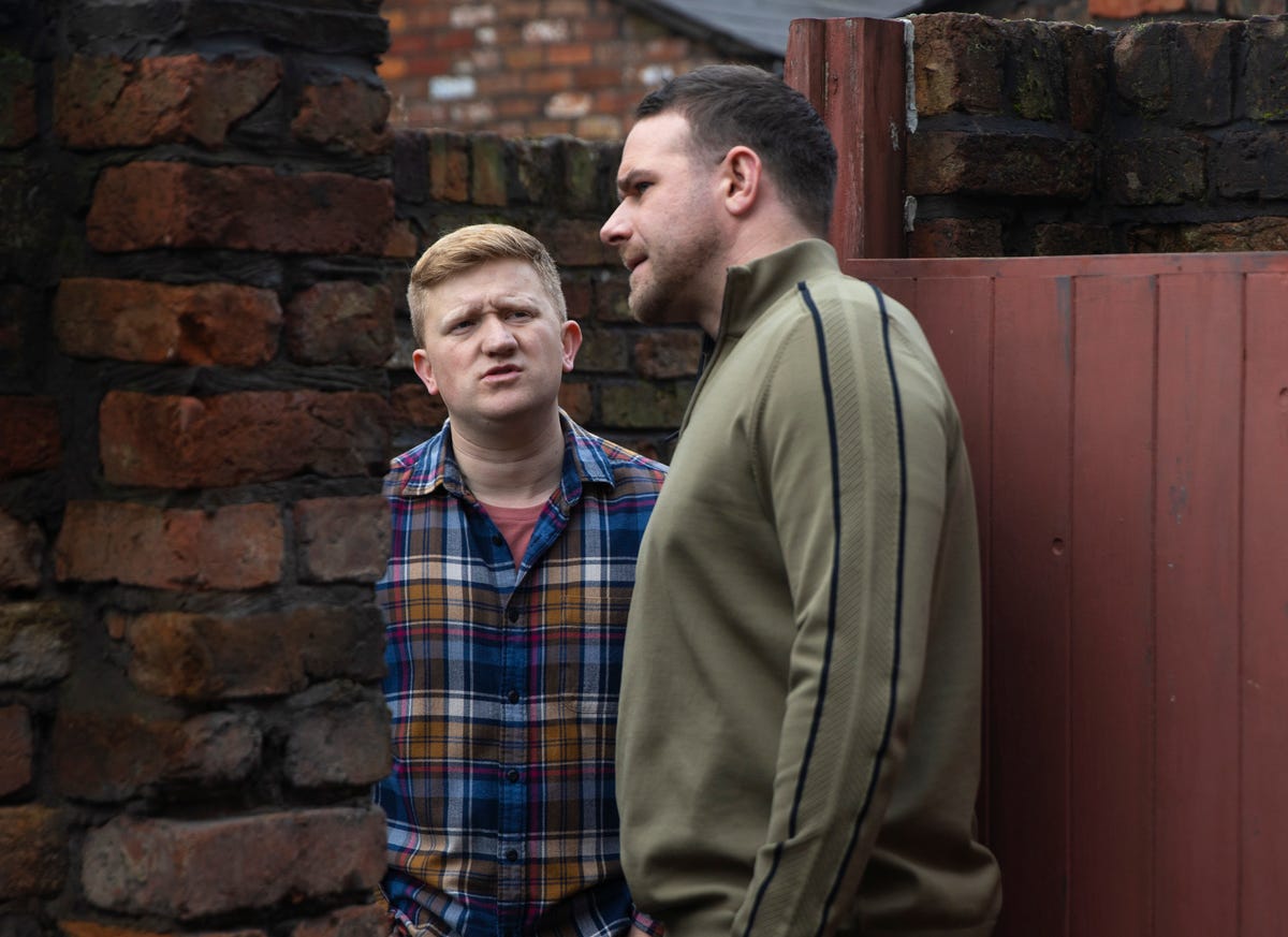 Coronation Street's Chesney to get caught in the middle of dramatic row