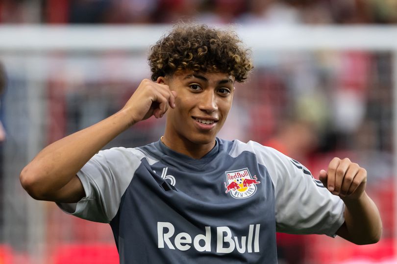 Who is Julian Hall? US wonderkid, 16, on Barcelona and Borussia ...