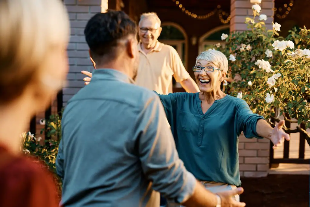 Old-School Etiquette: 11 Social Rules from Pre-Smartphone America