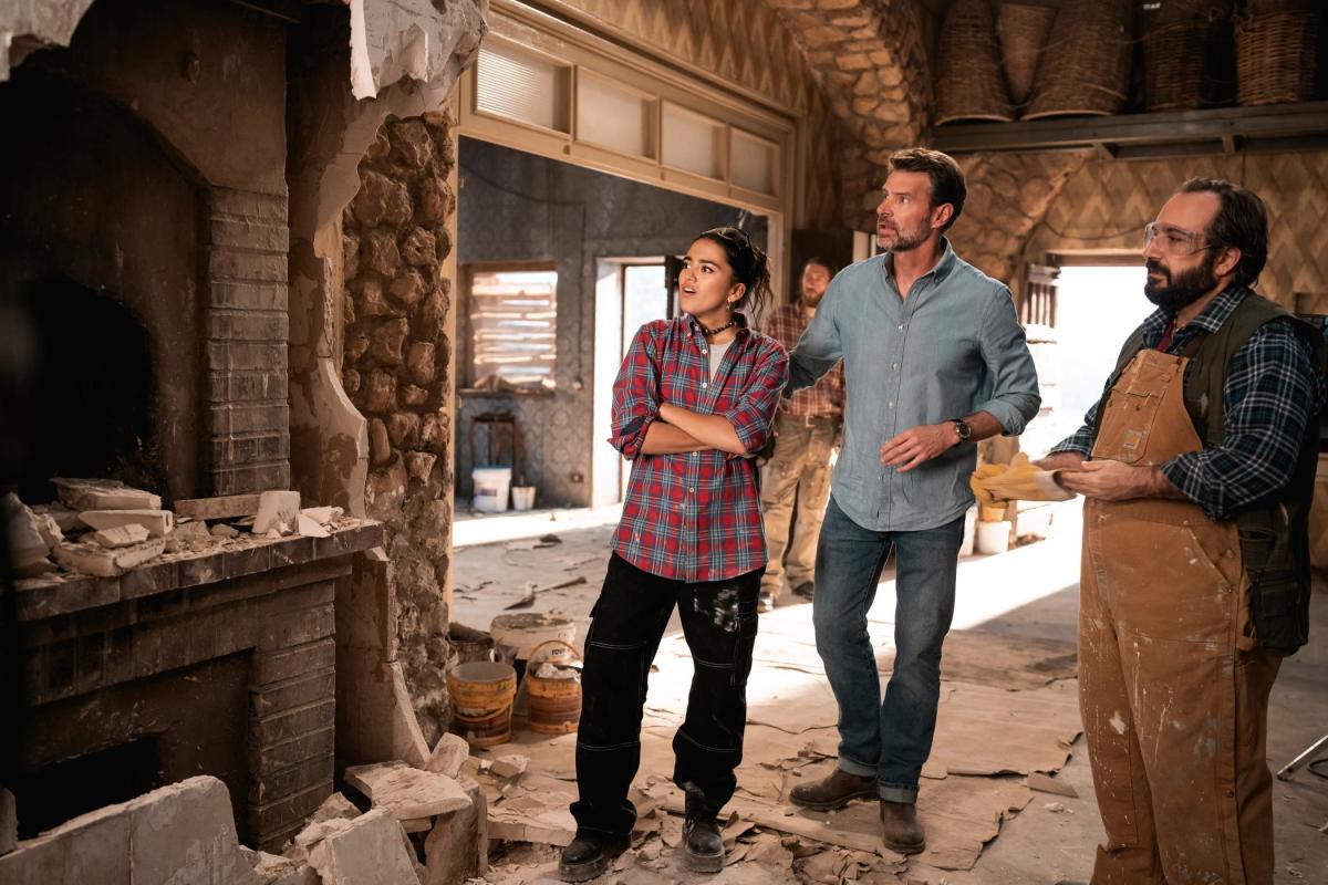 Scott Foley Heads to Italy for Valentine's Day in Netflix's 'La Dolce ...