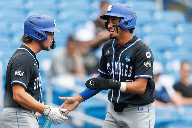 LSU catcher Luis Hernandez hits home run against Texas off of former ...