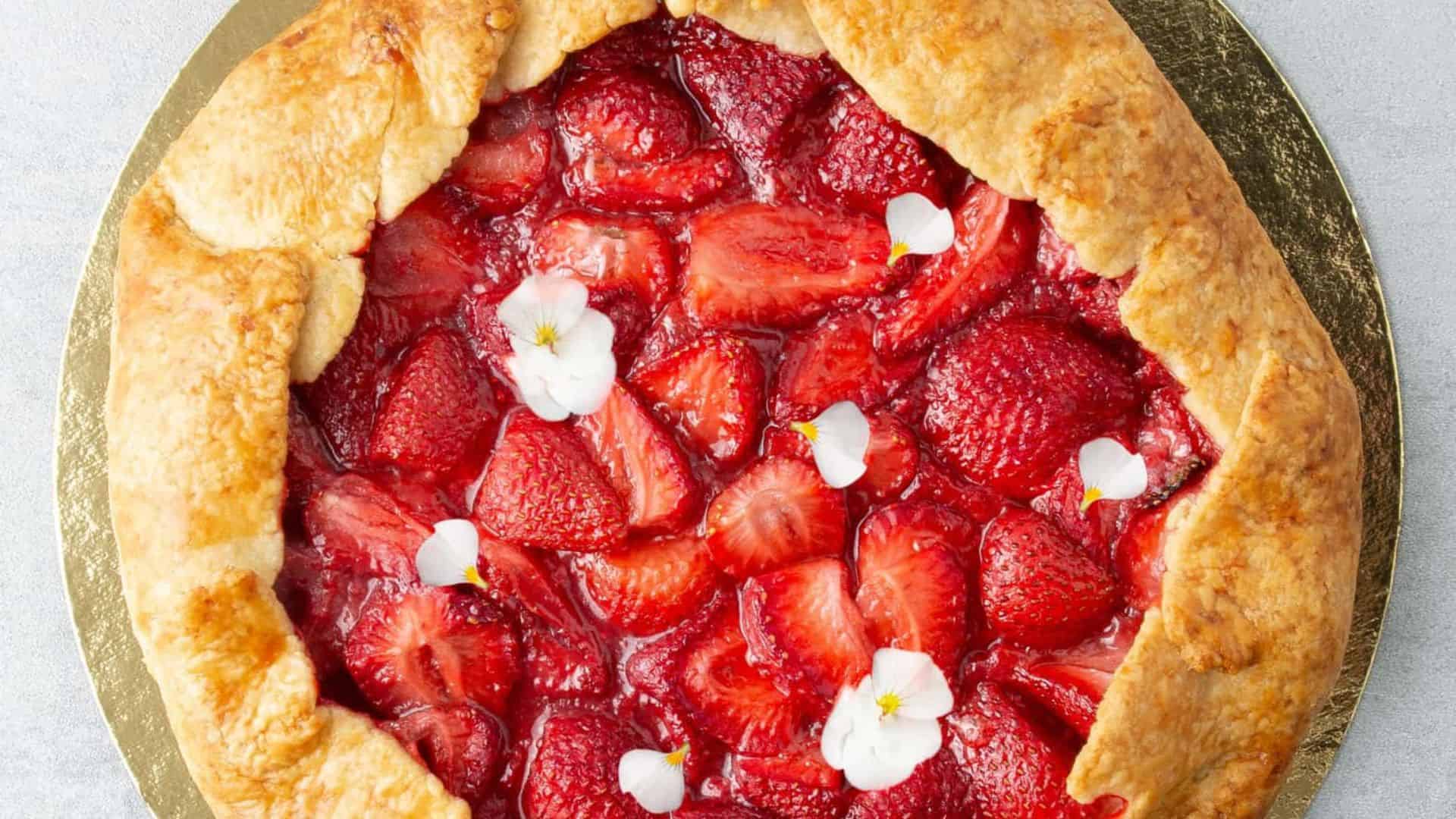 22 Strawberry Desserts That Are So Good, You'll Make Them Every Week