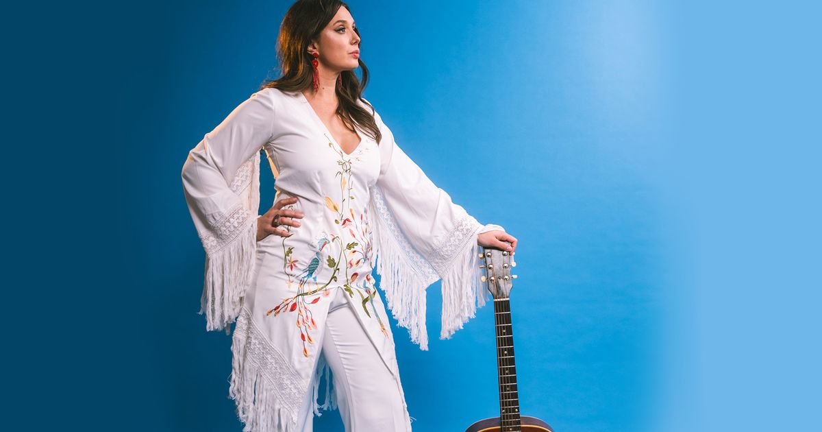 Kristina Murray Premieres 'Watchin' the World Pass Me By' Video and ...