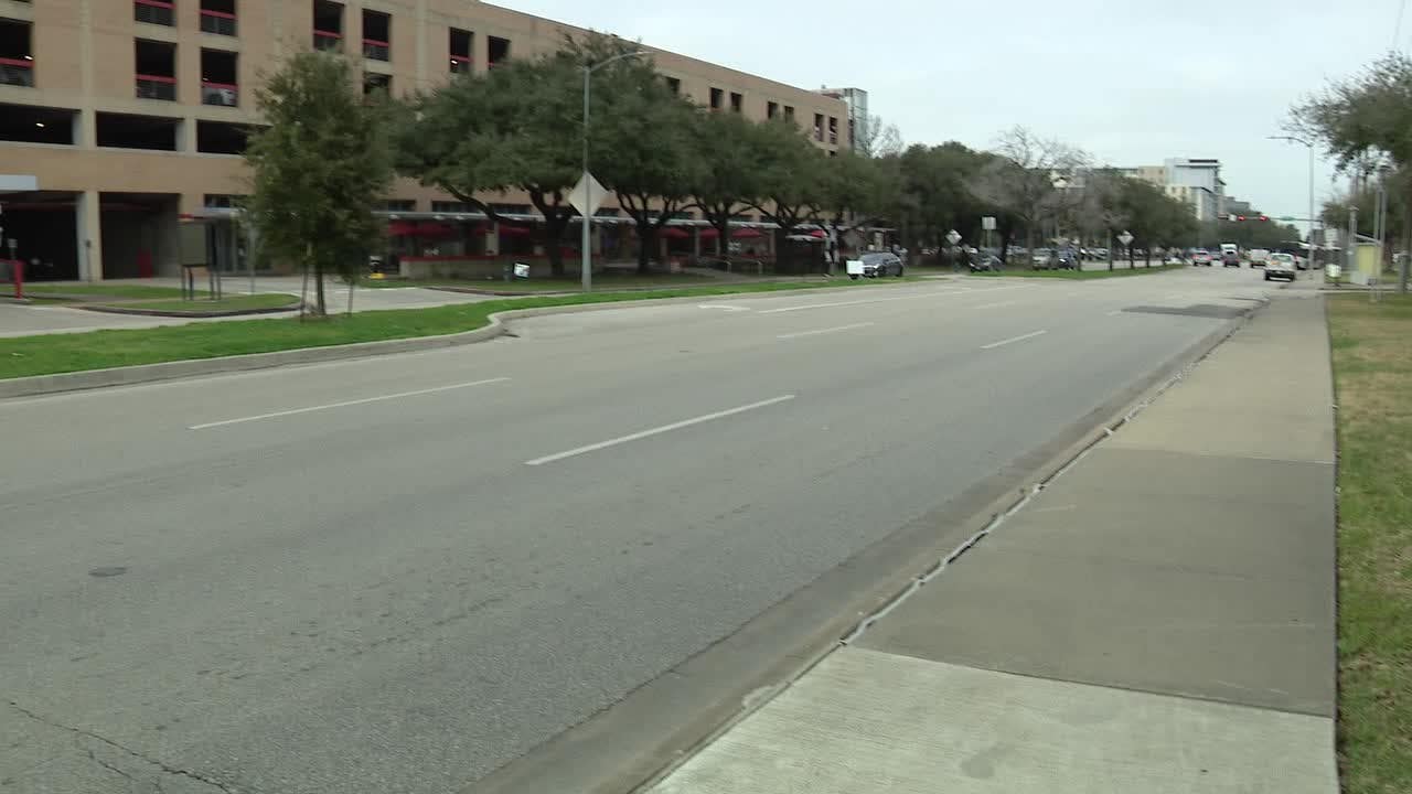 University of Houston crime: Robbery reported at bus stop in front of ...
