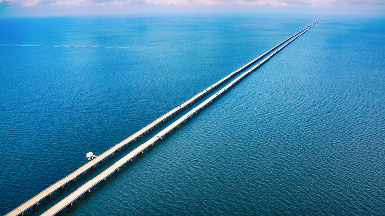 The Incredible History Of The Lake Pontchartrain Causeway - USA's ...