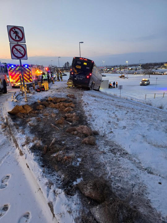 RTD bus carrying passengers slides off icy US 36 in Westminster