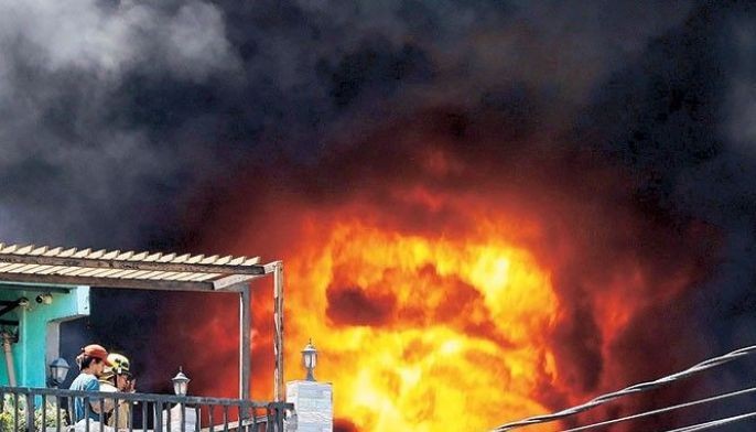 Fire hits Marikina warehouse