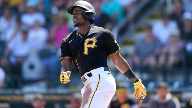 Pirates' Ke'Bryan Hayes reworks swing after lower back issue
