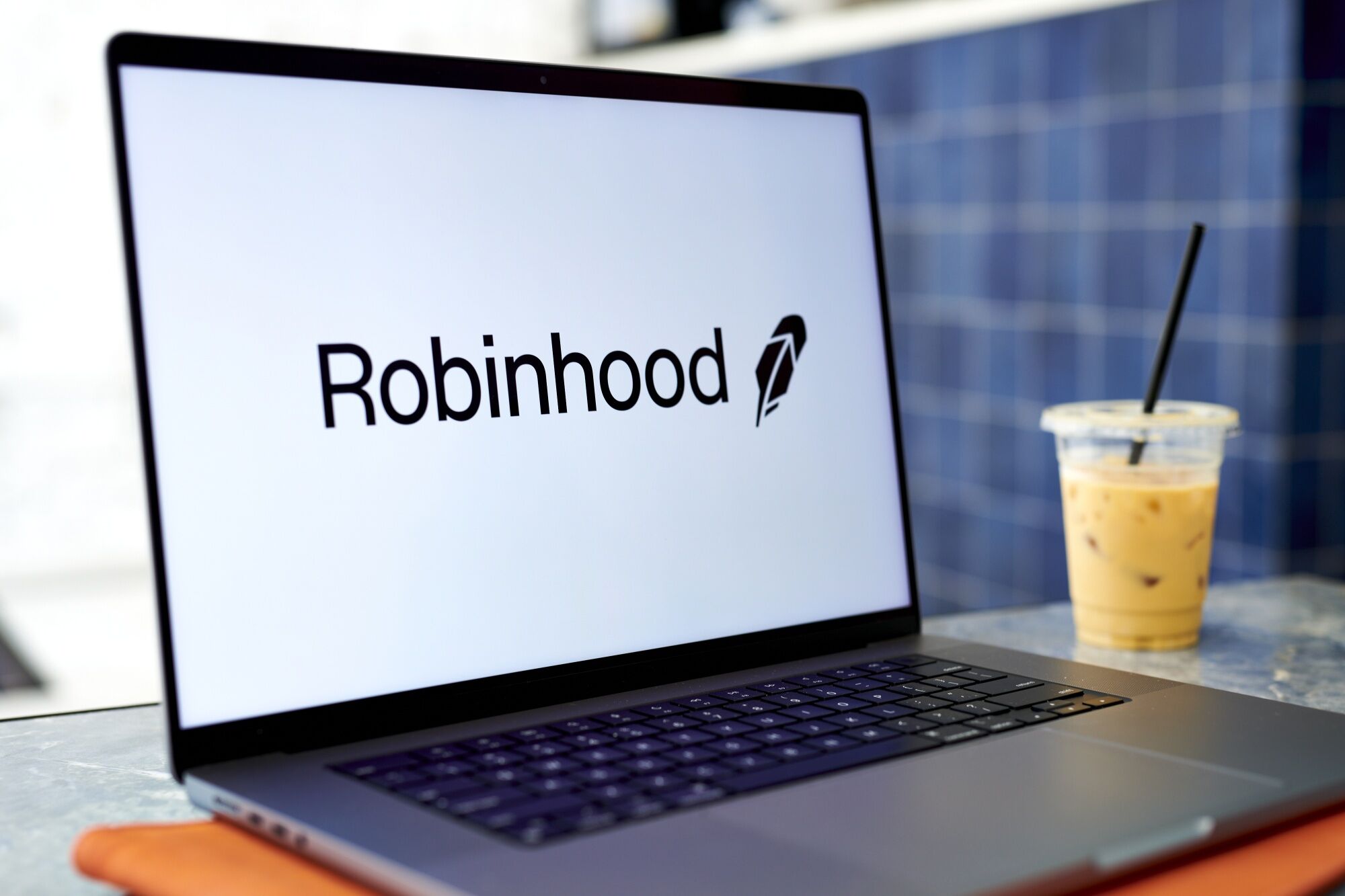 Robinhood Revenue Doubles, Fueled by Surge in Crypto Trading